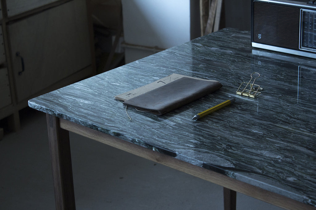 Endless Drift Desk – Twenty One From Eight